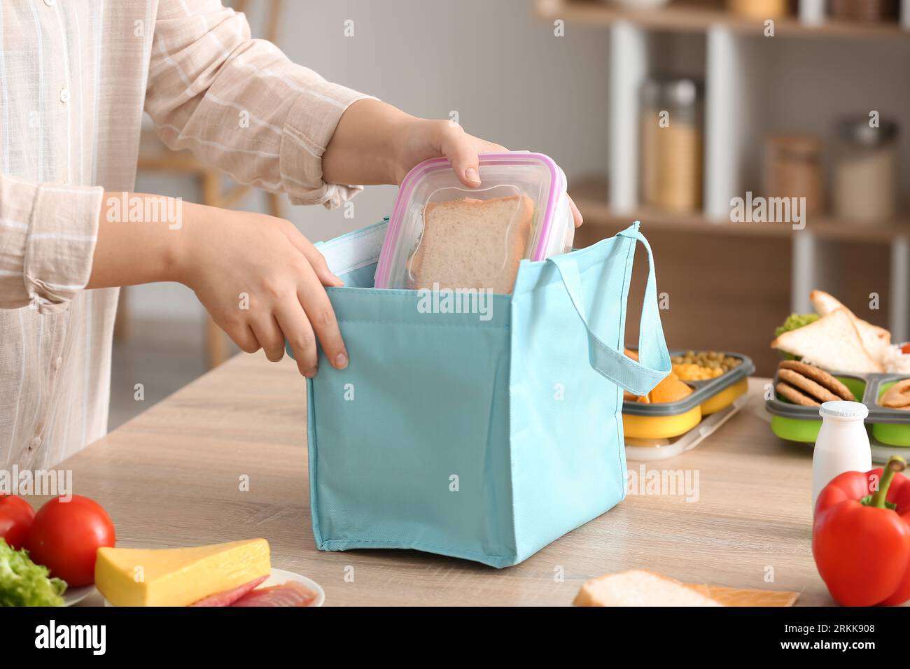 Girl packing lunch school hi-res stock photography and images - Alamy