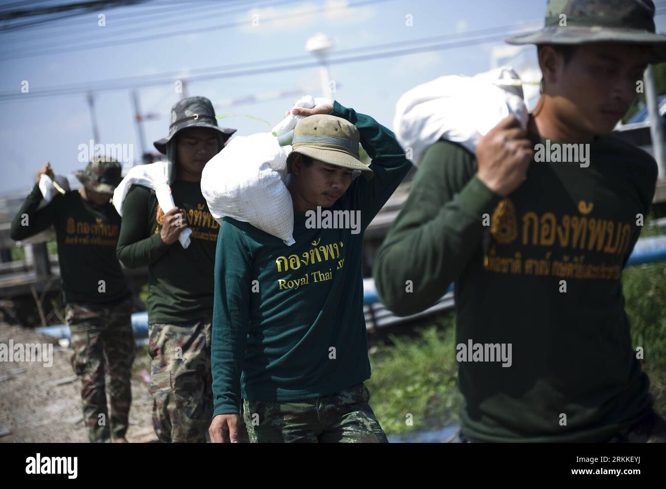 Flood prevention sand bags hi-res stock photography and images - Alamy