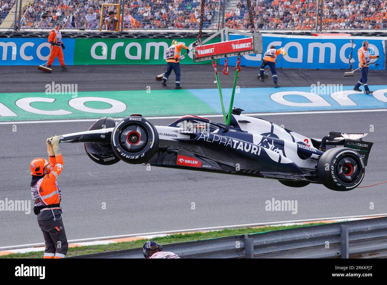 ZANDVOORT, NETHERLANDS - AUGUST 25: Daniel Ricciardo of Scuderia ...