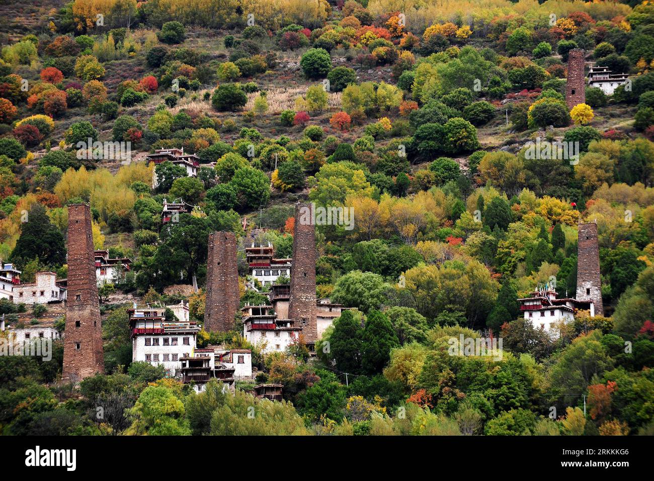Suopo tibetan villages hi-res stock photography and images - Alamy
