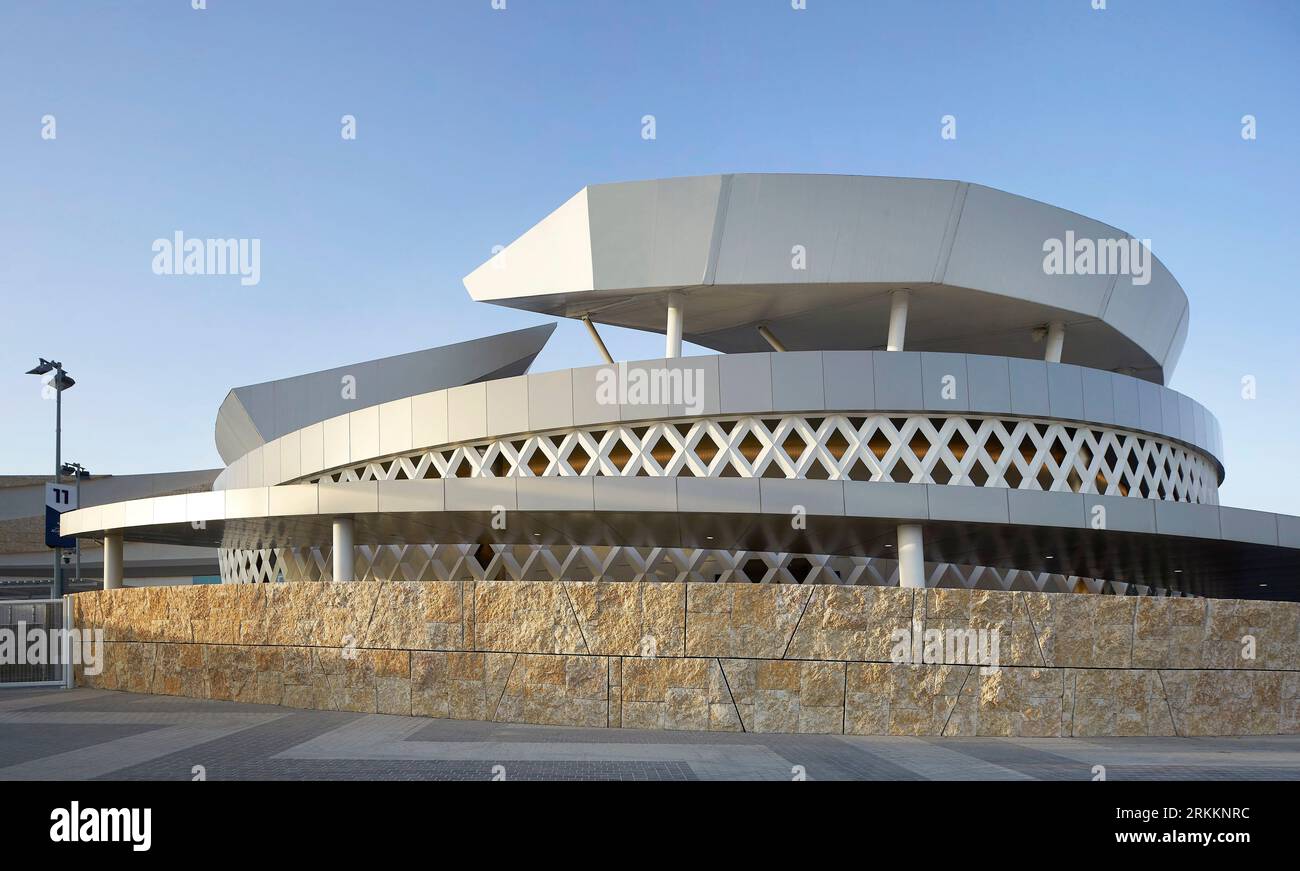 Curved facade of tennis centre. 360 Mall, Kuweit City, Kuwait ...