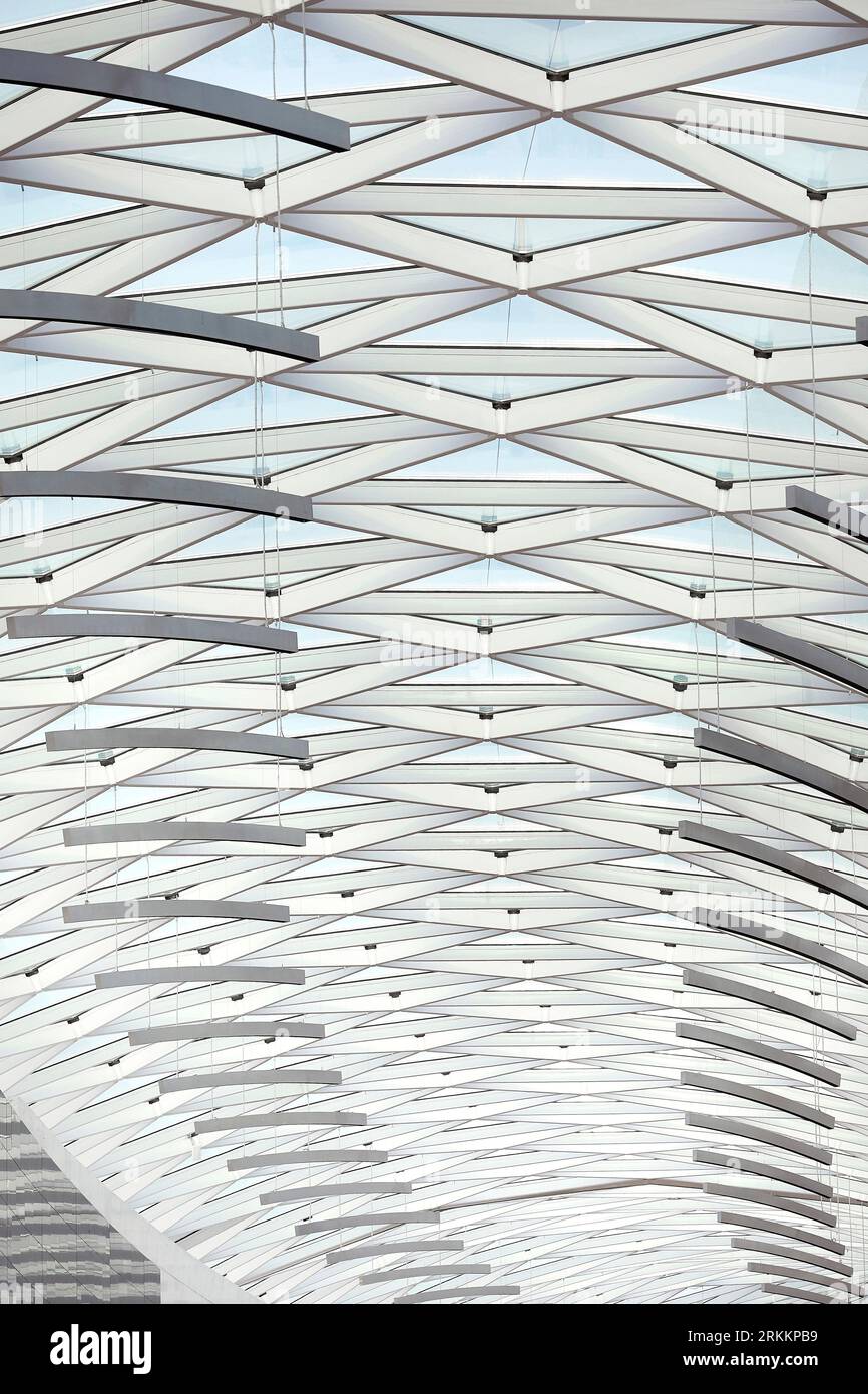 Roof screen. 360 Mall, Kuweit City, Kuwait. Architect: CRTKL, 2021 Stock Photo - Alamy