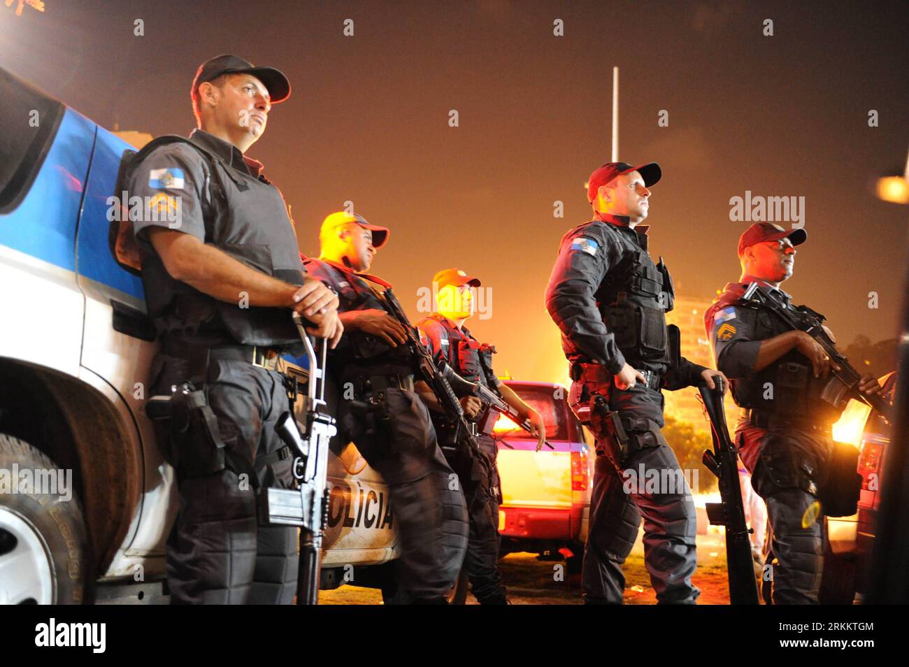 Brazilian favela raid hi-res stock photography and images - Alamy