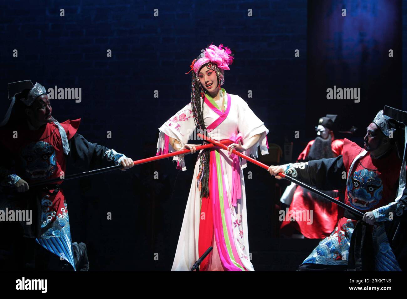 ópera de notre dame de parís hi-res stock photography and images - Alamy