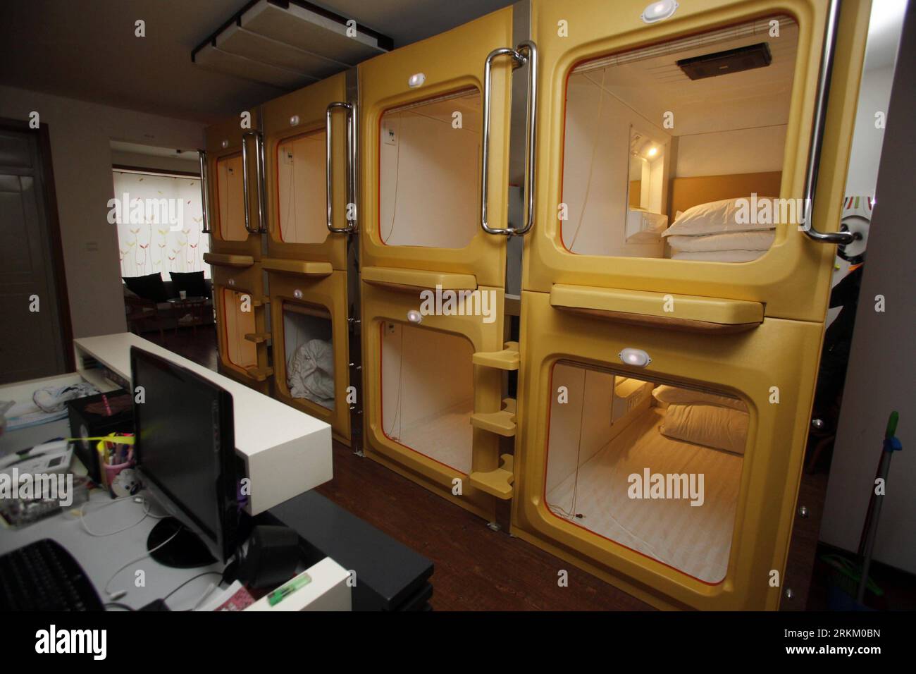 Rank gong hi-res stock photography and images - Alamy