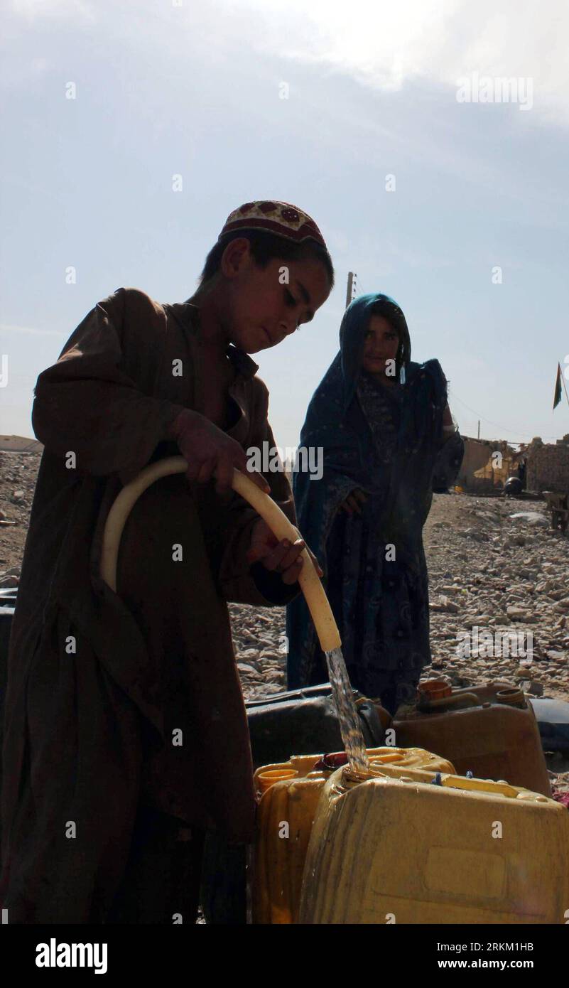 Fills the water tank hi-res stock photography and images - Alamy