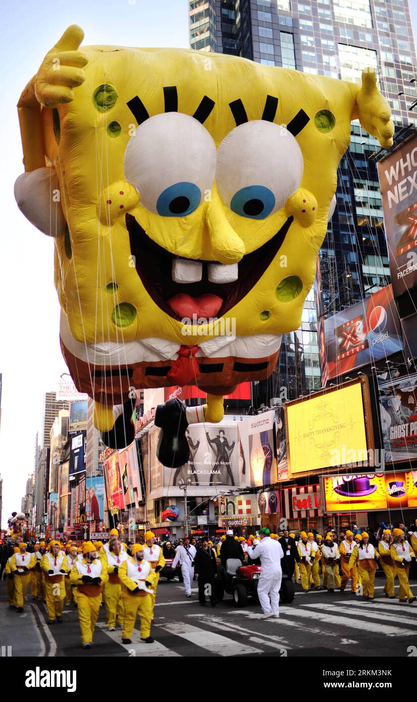Spongebob squarepants balloon hi-res stock photography and images - Alamy