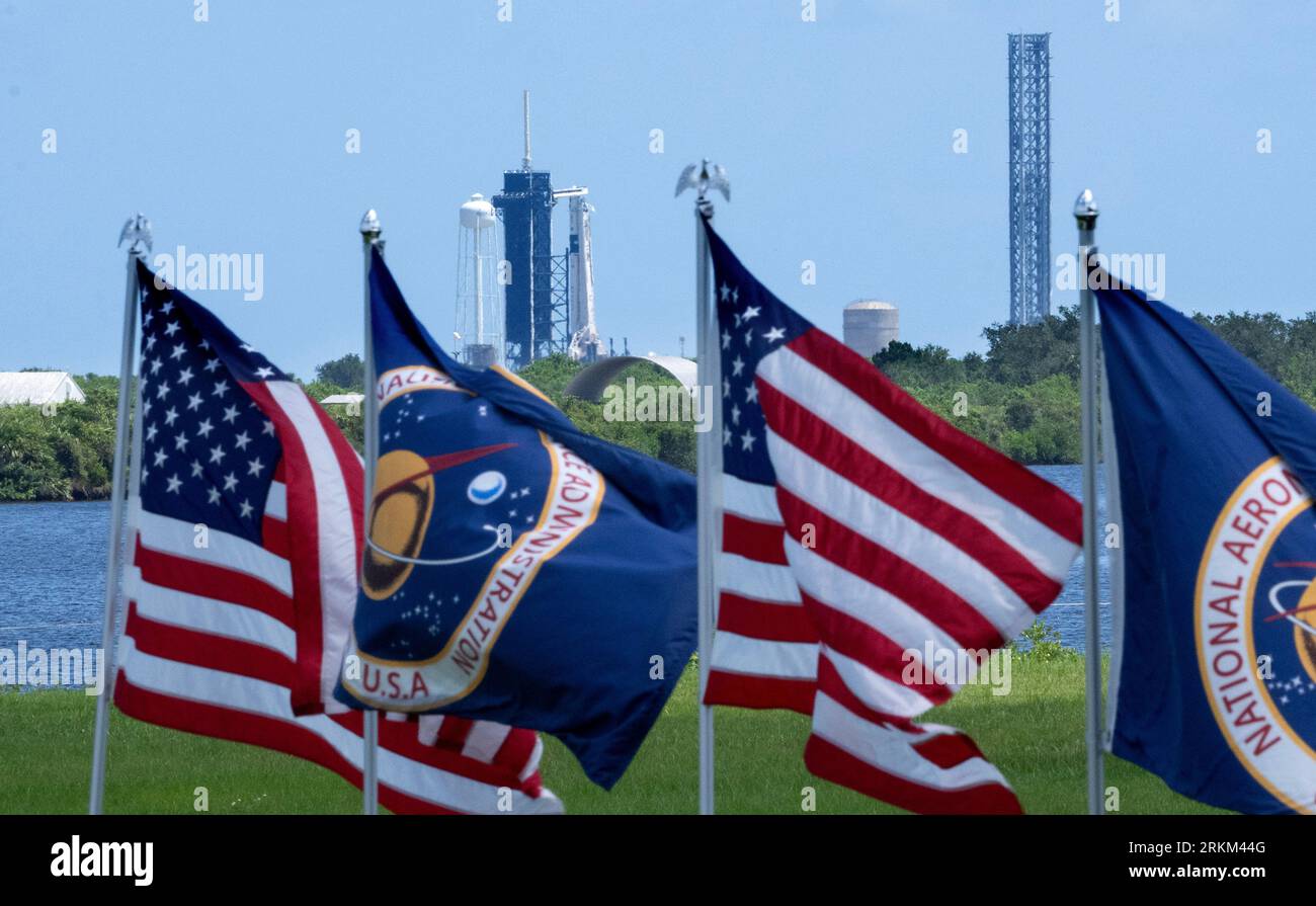 Starship tower hi-res stock photography and images - Alamy