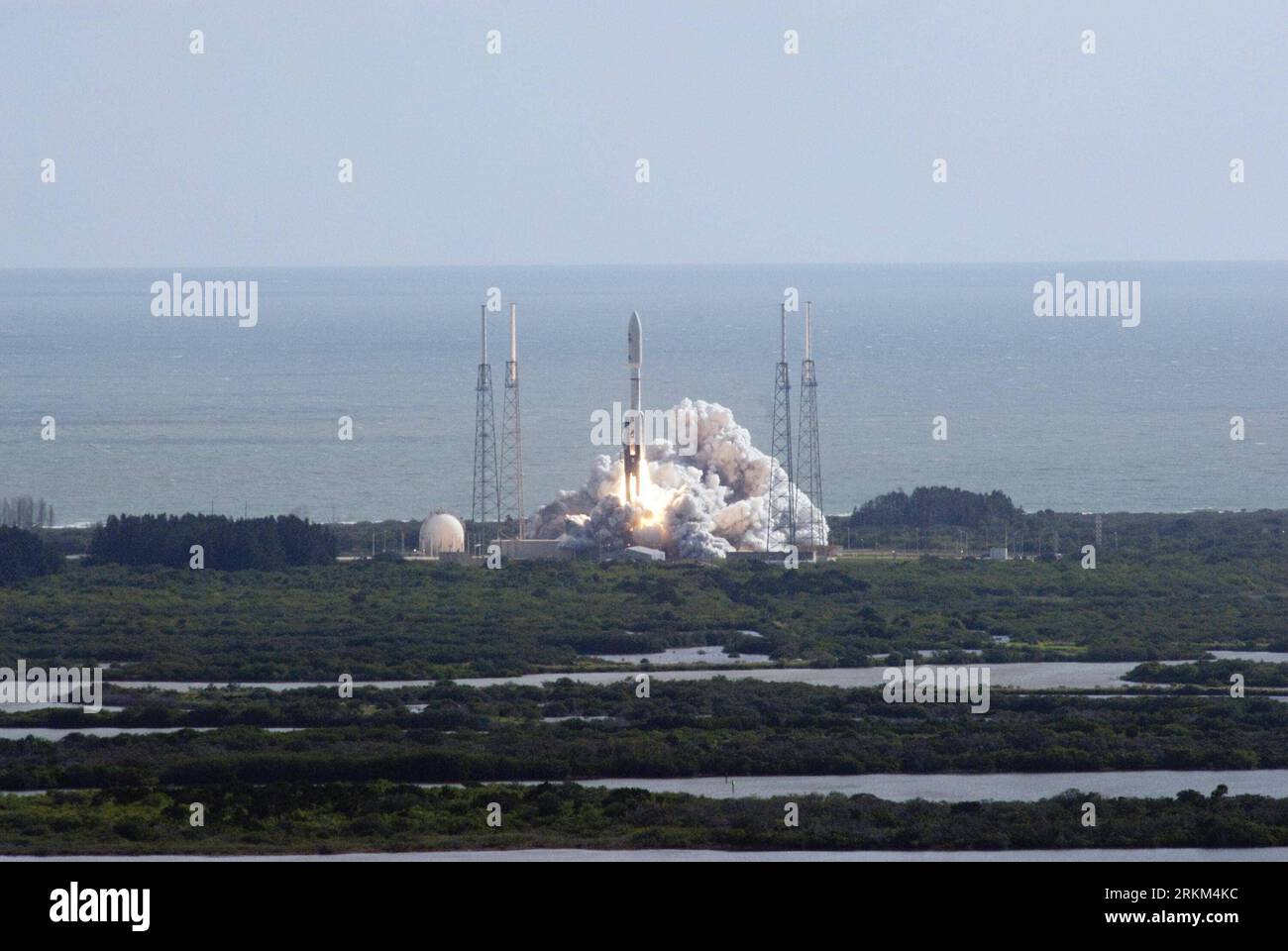 Pad powered hi-res stock photography and images - Alamy