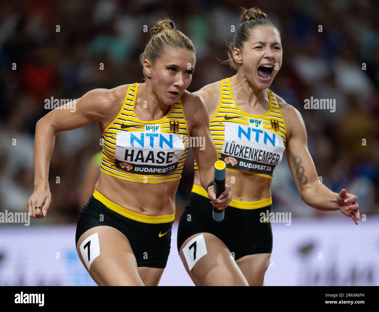 4 x 100m relay women hi-res stock photography and images - Alamy