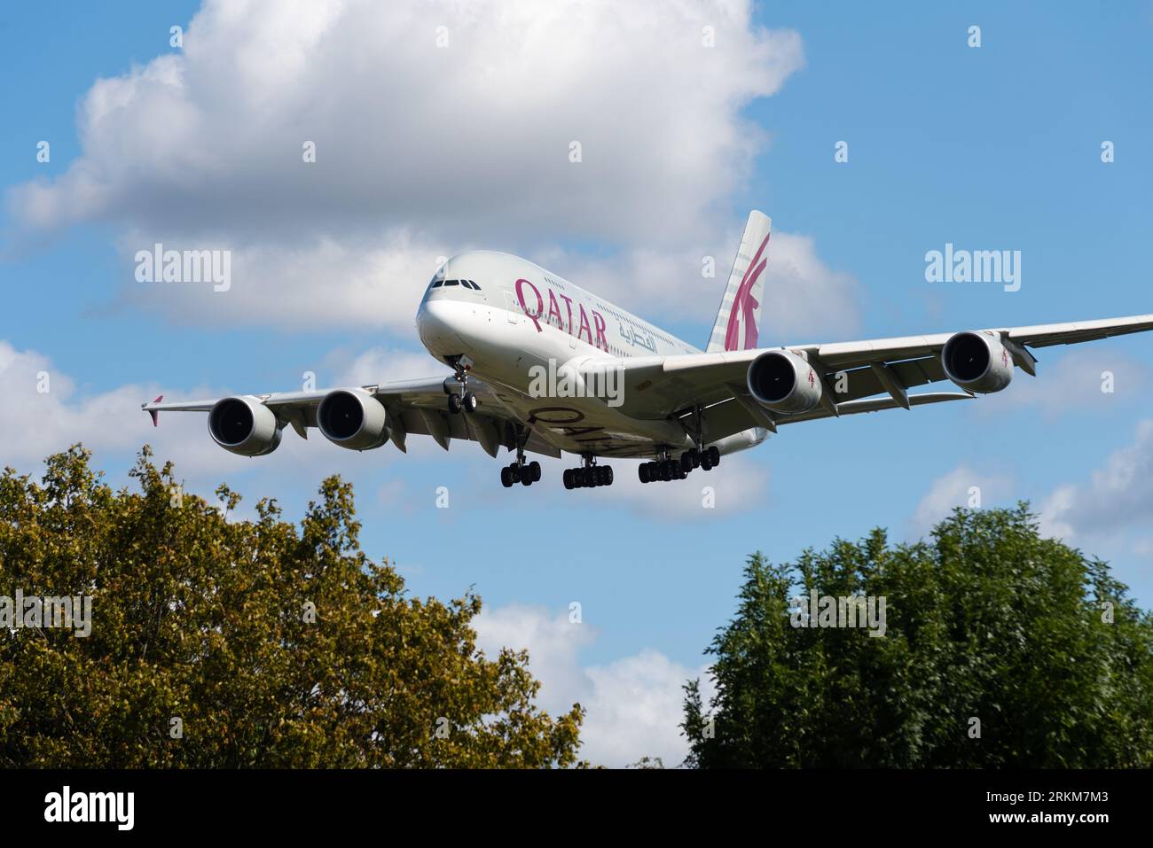 Qatar Airways Airbus A380-861 jet airliner plane A7-APD on finals to ...
