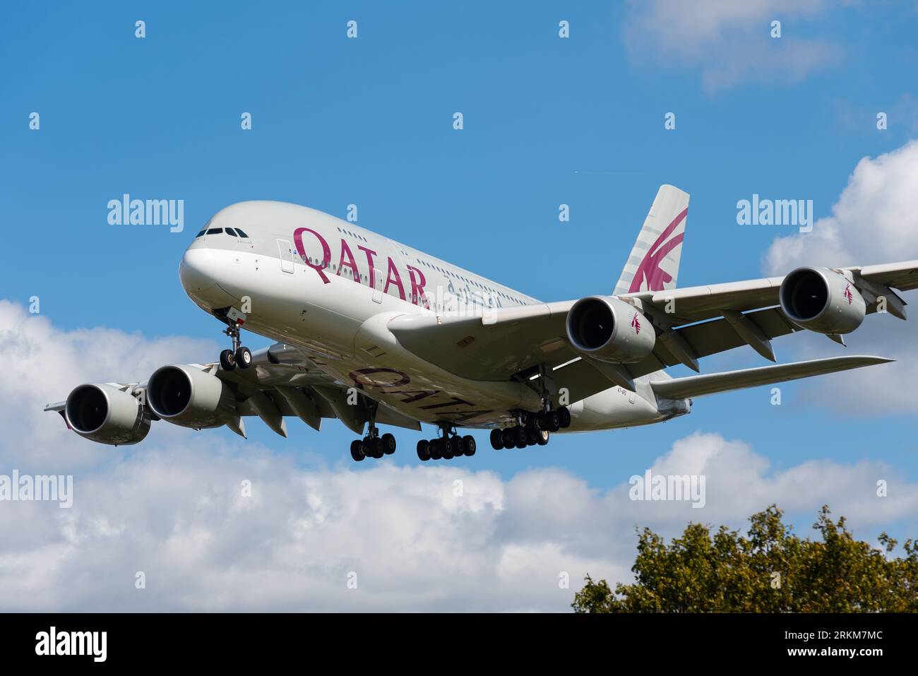 Qatar Airways Airbus A380-861 jet airliner plane A7-APD on finals to ...