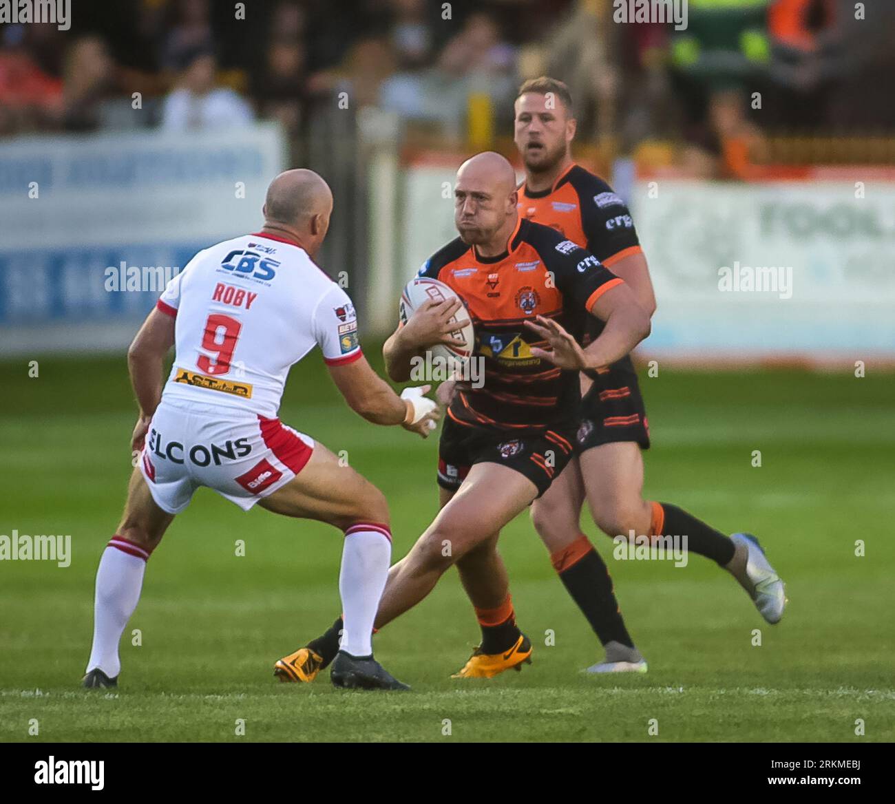 Castleford, UK. 25th Aug, 2023. *** Liam Watts of Castleford runs at ...