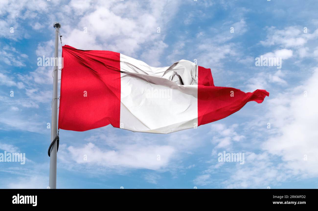 Peru Flag - Realistic Waving Fabric Flag Stock Photo - Alamy