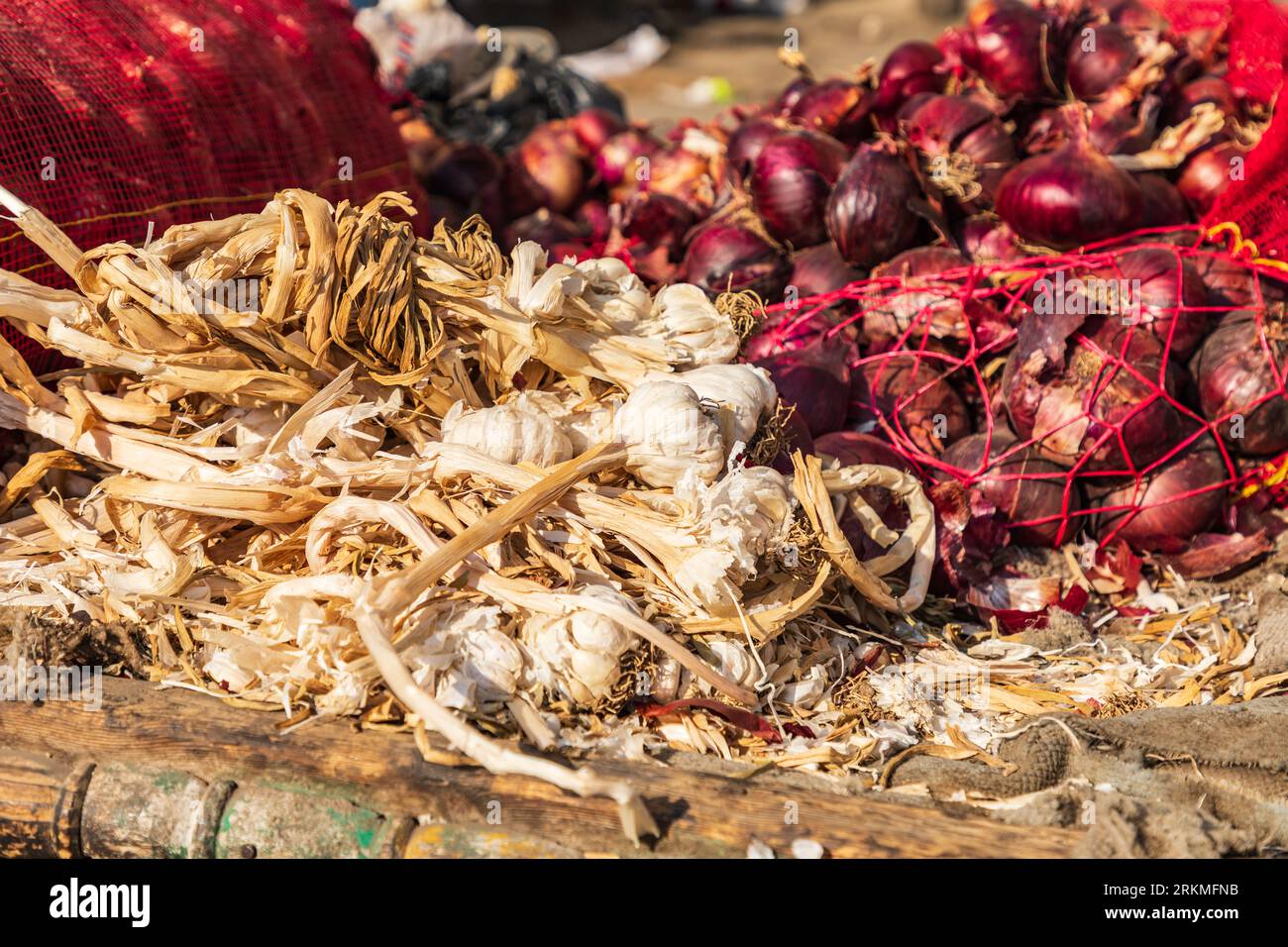 Cairo, Egypt, Africa. Garlic and red oniions at an outdoor market Stock ...