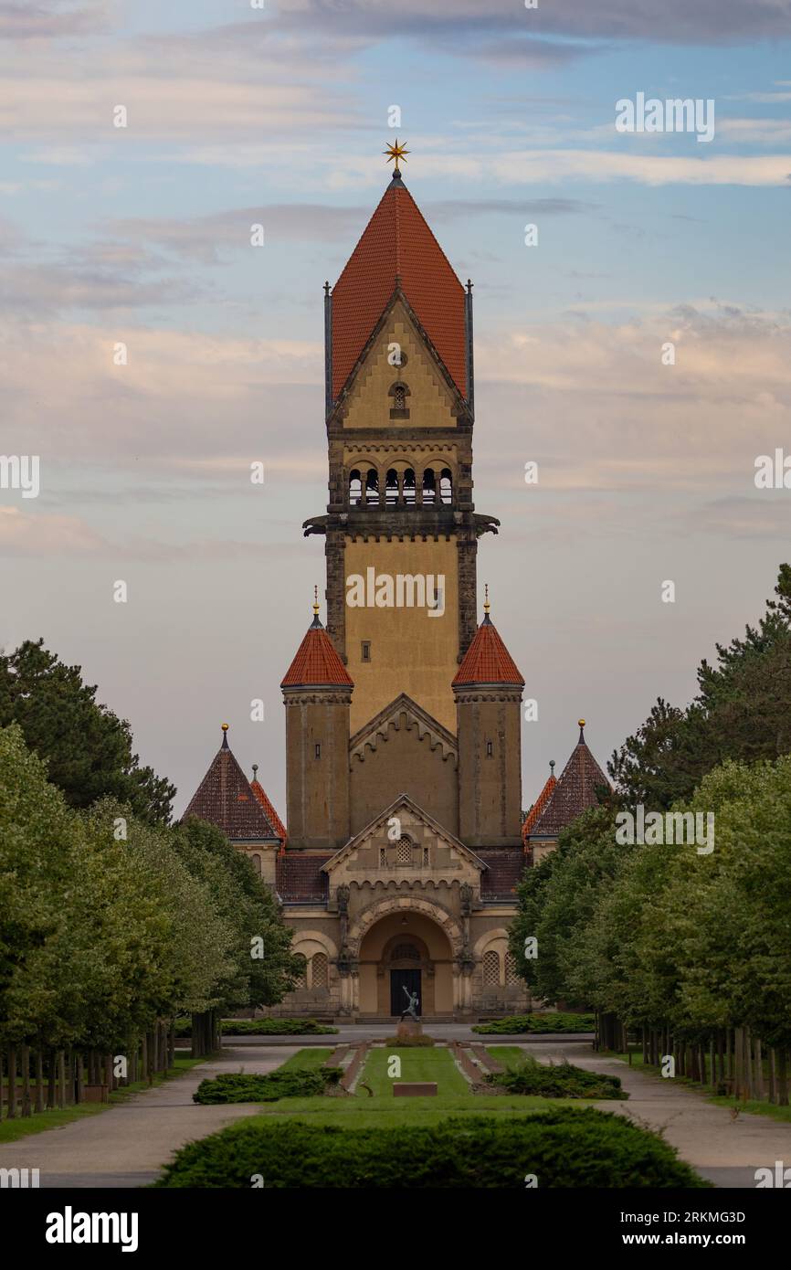 At the main cemetery park cemetery hi-res stock photography and images ...