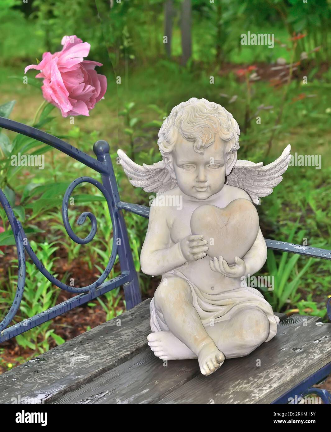Garden love symbol hi-res stock photography and images - Alamy