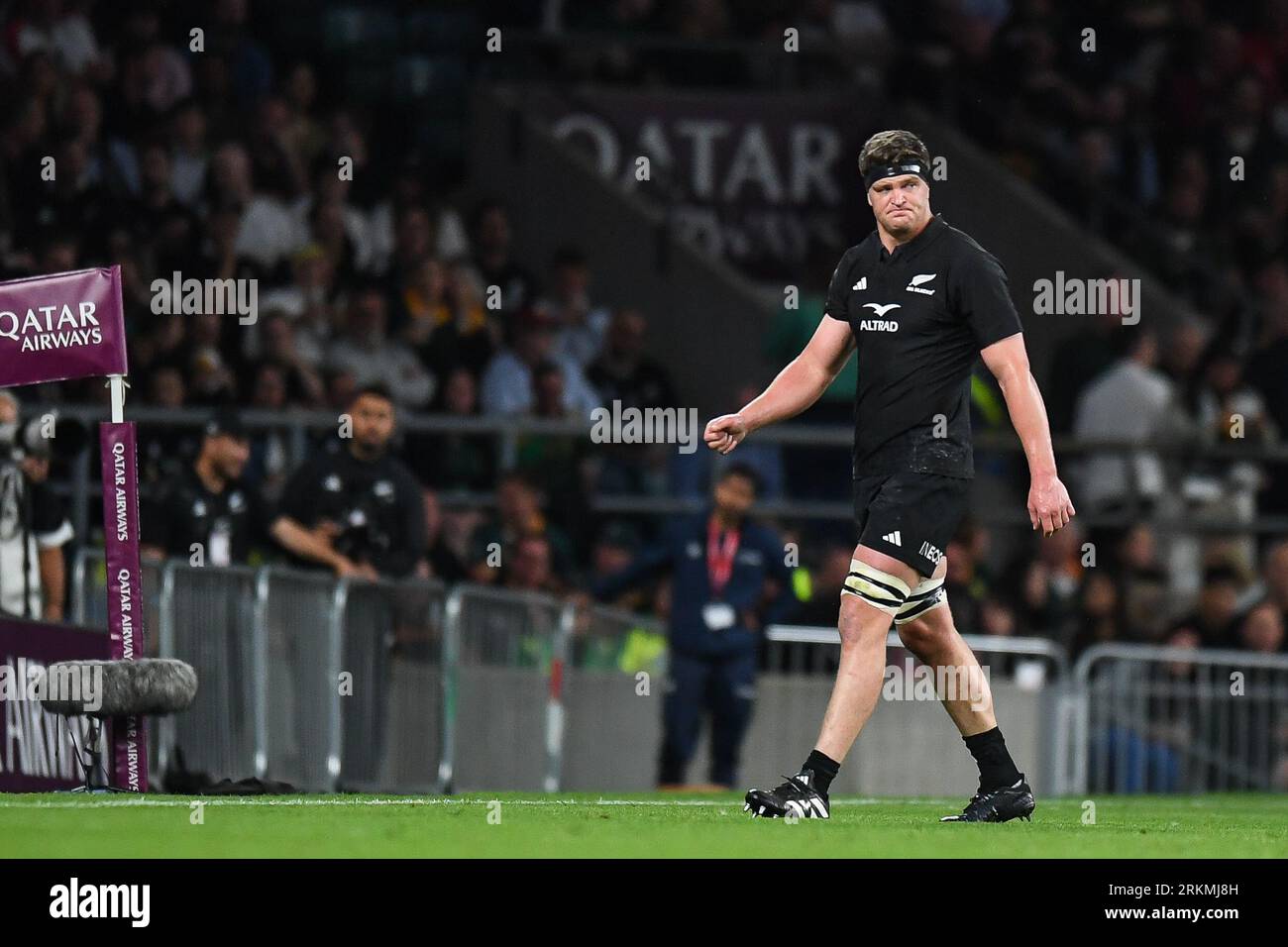 Scott barrett red card twickenham hi-res stock photography and images ...