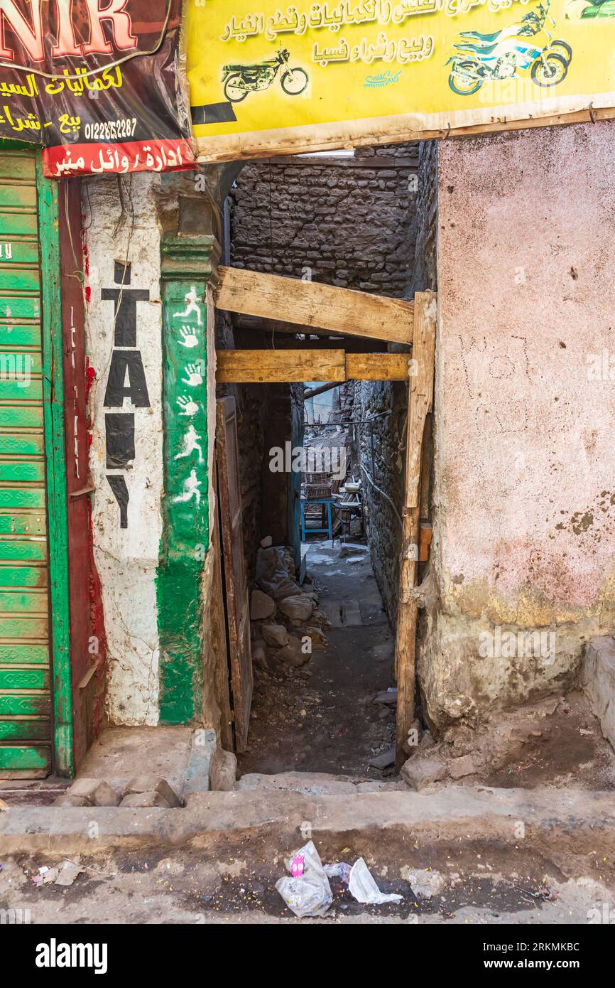 Alleyway cairo hi-res stock photography and images - Alamy