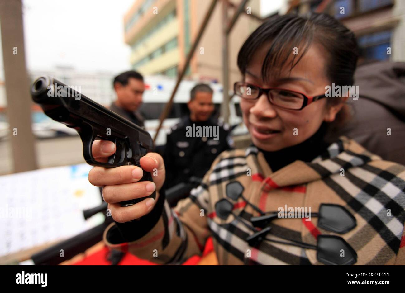 Polizei pistole polizei waffe hi-res stock photography and images - Alamy