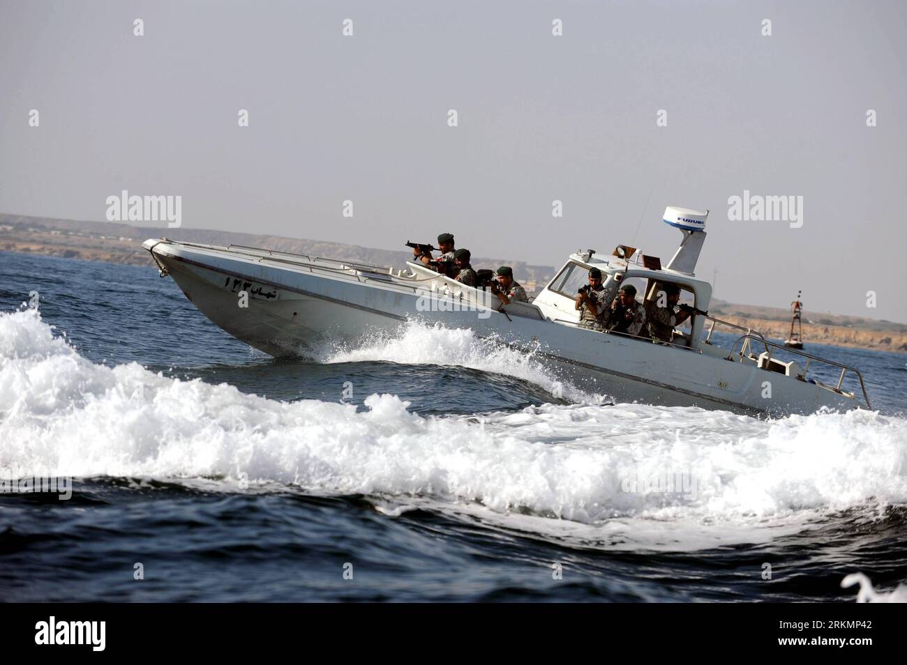 Iran military exercises hi-res stock photography and images - Alamy