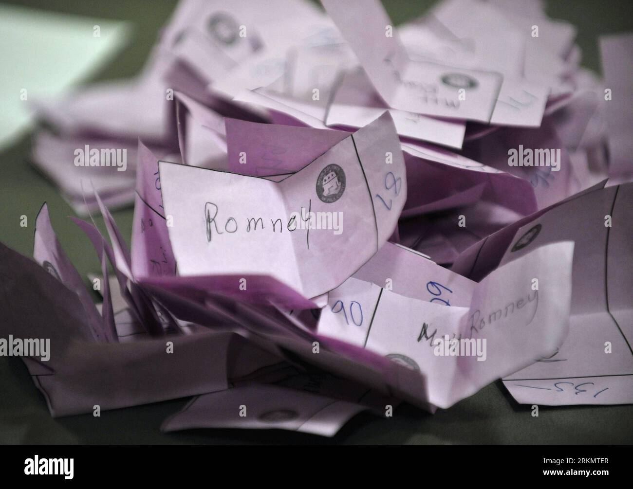 Mitt romney 2012 caucus hi-res stock photography and images - Alamy