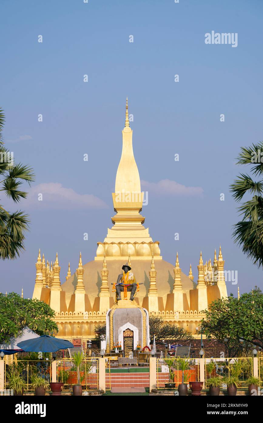 Near the entrance,statue of ancient King Setthathirat,the Stupa ...
