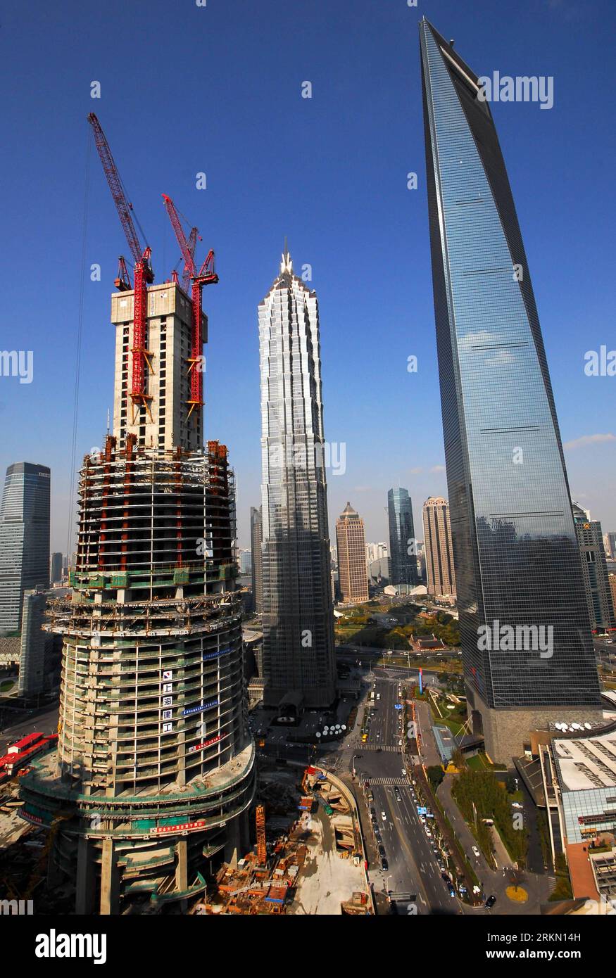Burj khalifa under construction hi-res stock photography and images - Alamy