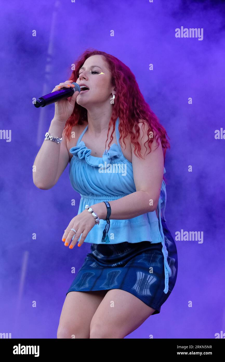 Portsmouth, UK. 25th Aug, 2023. English singer and songwriter Kathleen ...