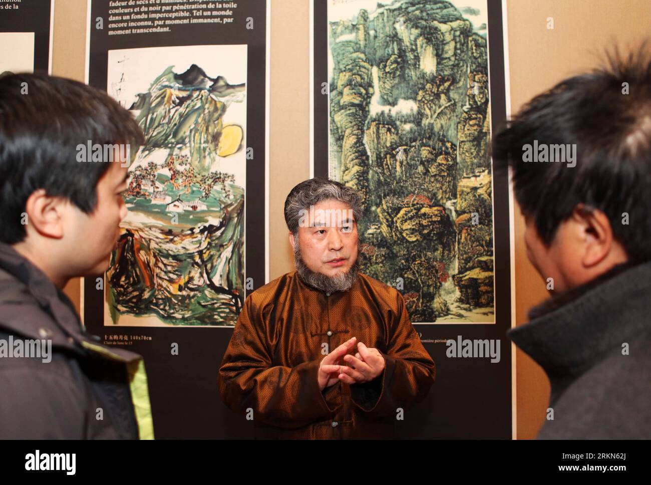 Artist paris hi hi-res stock photography and images - Alamy