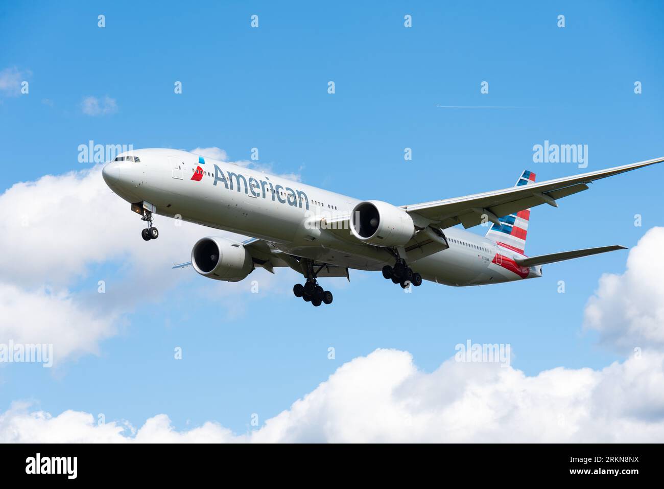 American Airlines Boeing 777-323/ER jet airliner plane N732AN on finals ...