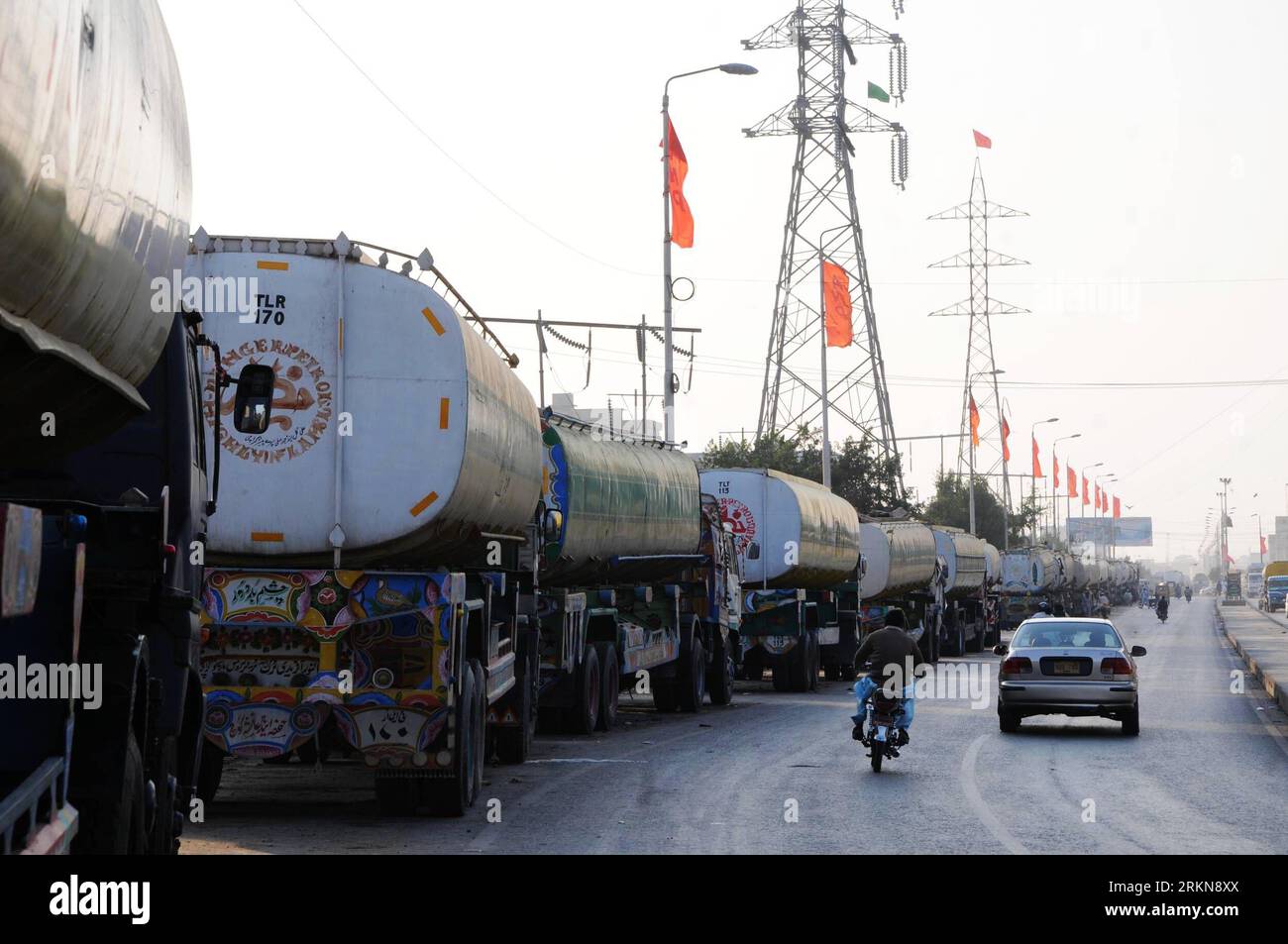 Oil tankers pakistan hi-res stock photography and images - Alamy