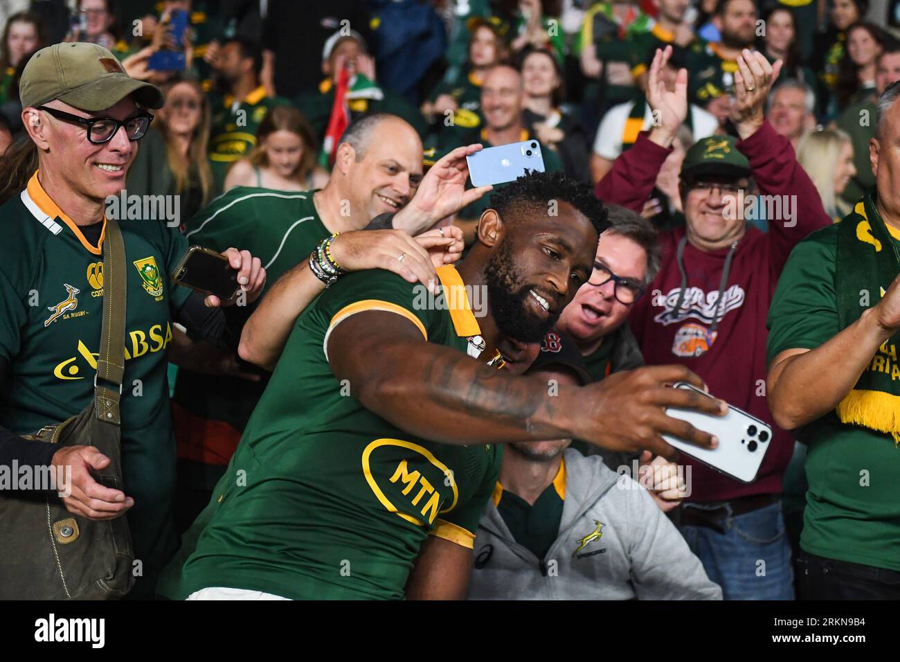 Siya Kolisi of South Africa takes a selfie with fans after the ...