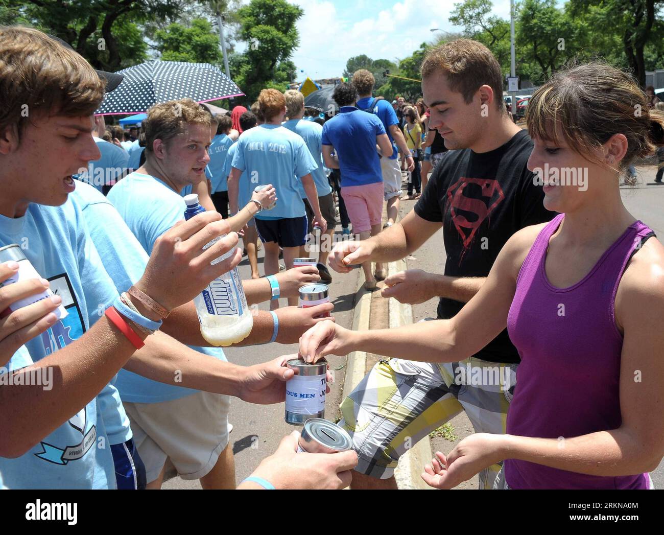 Student rag hi-res stock photography and images - Alamy