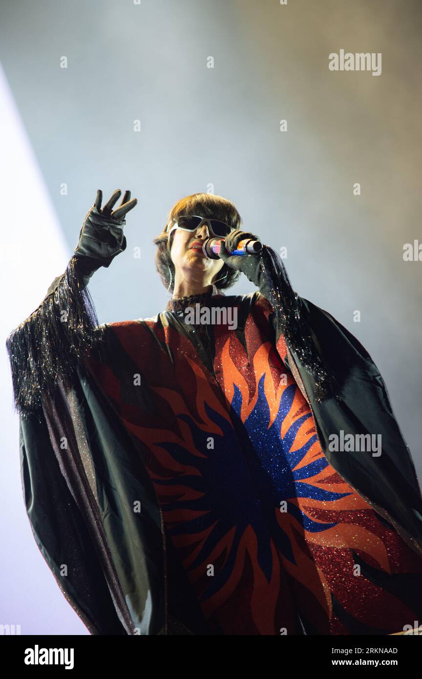 Socialdaistancealbum hi-res stock photography and images - Alamy