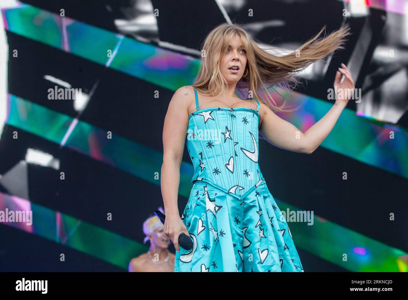 Leeds Uk Friday 25 August 2023 Becky Hill At Leeds Festival 2023 In
