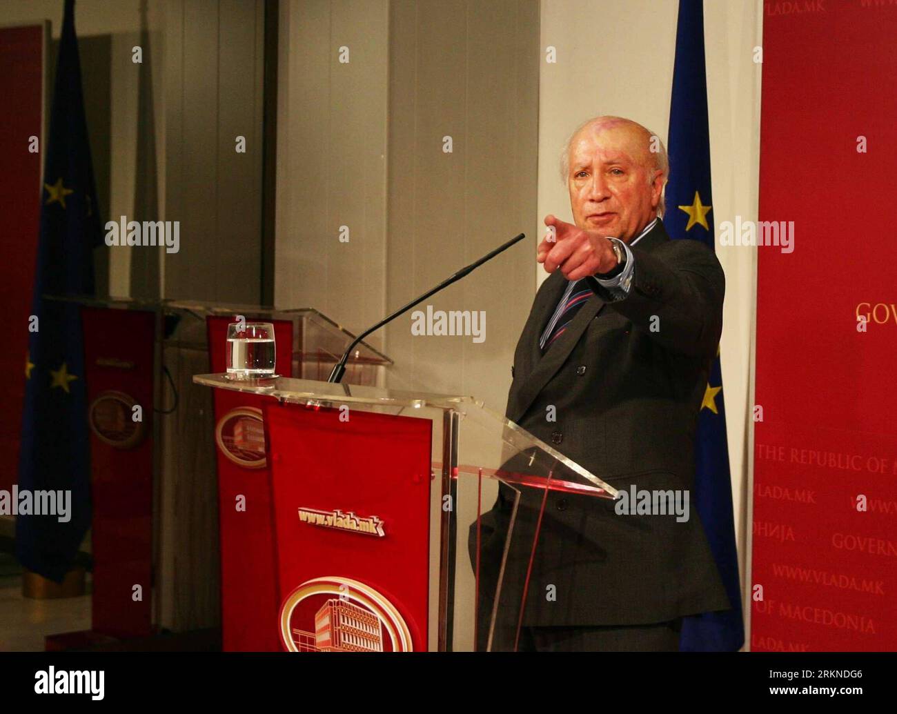 Nimetz hi-res stock photography and images - Alamy