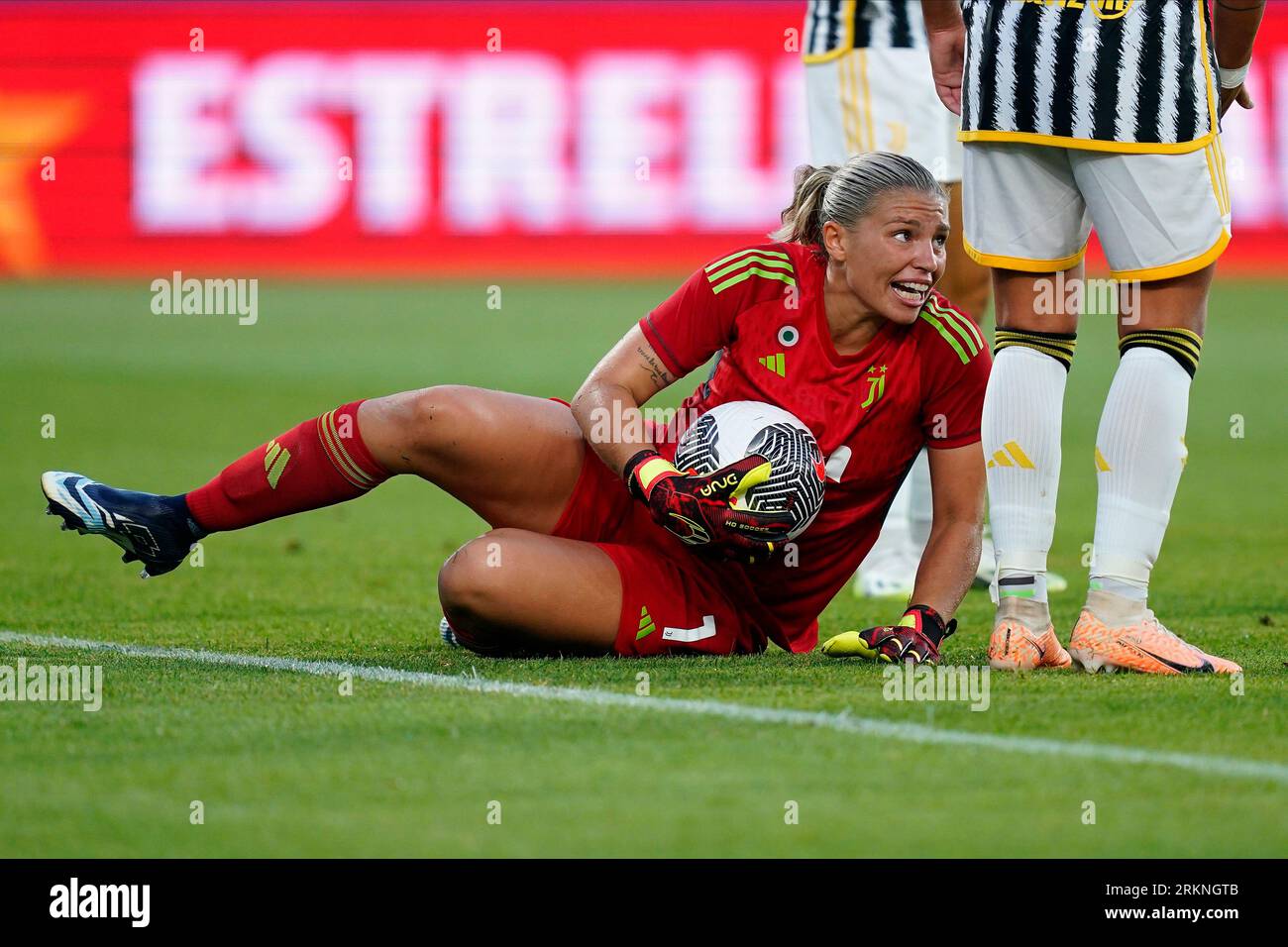 Womens feminas hi-res stock photography and images - Alamy