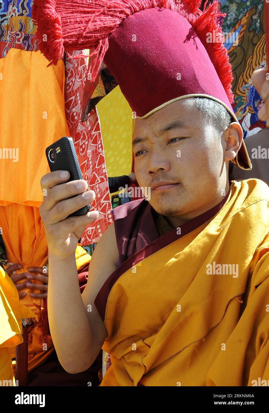 Sha monks hi-res stock photography and images - Alamy