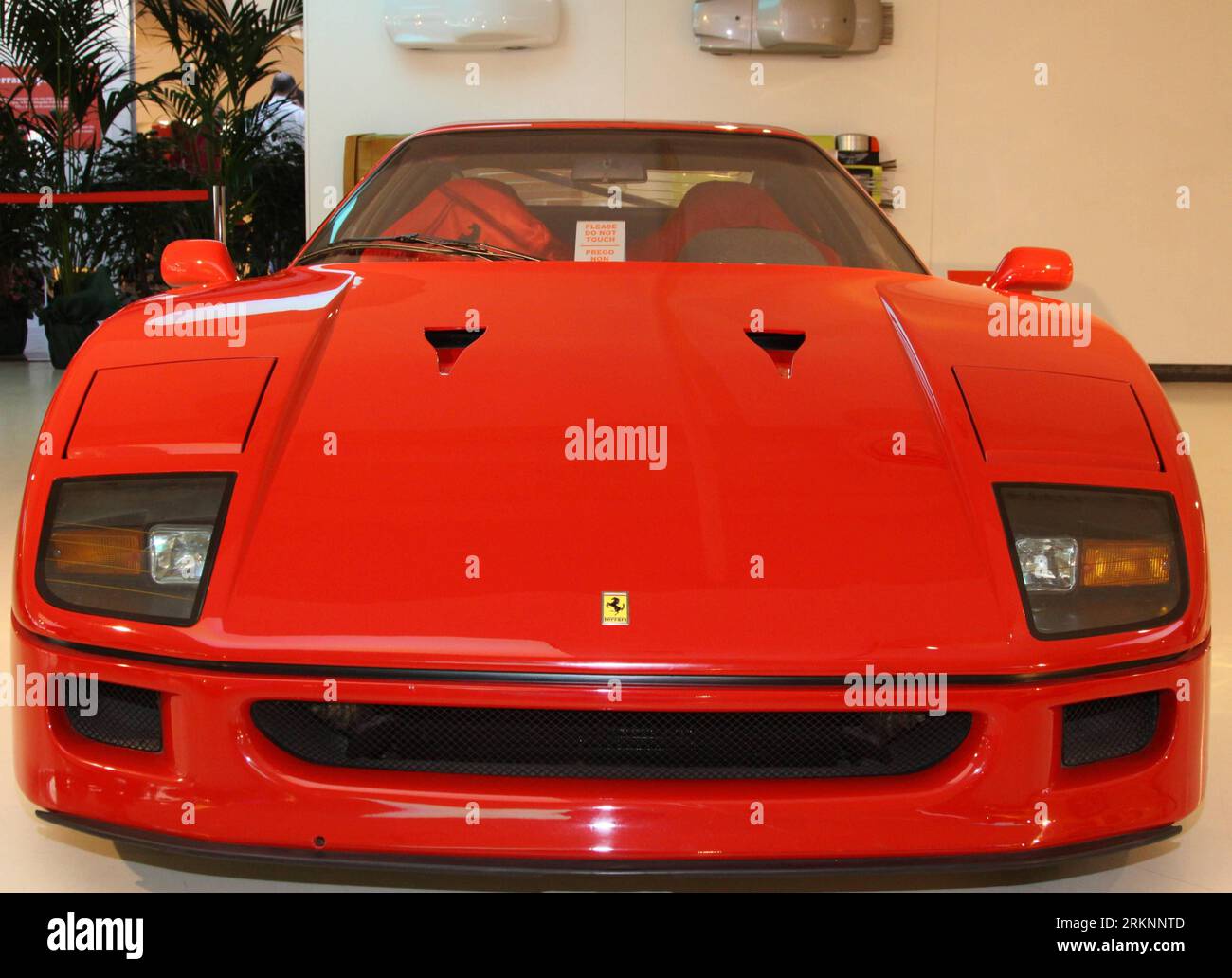 Ferrari f40 factory hi-res stock photography and images - Alamy