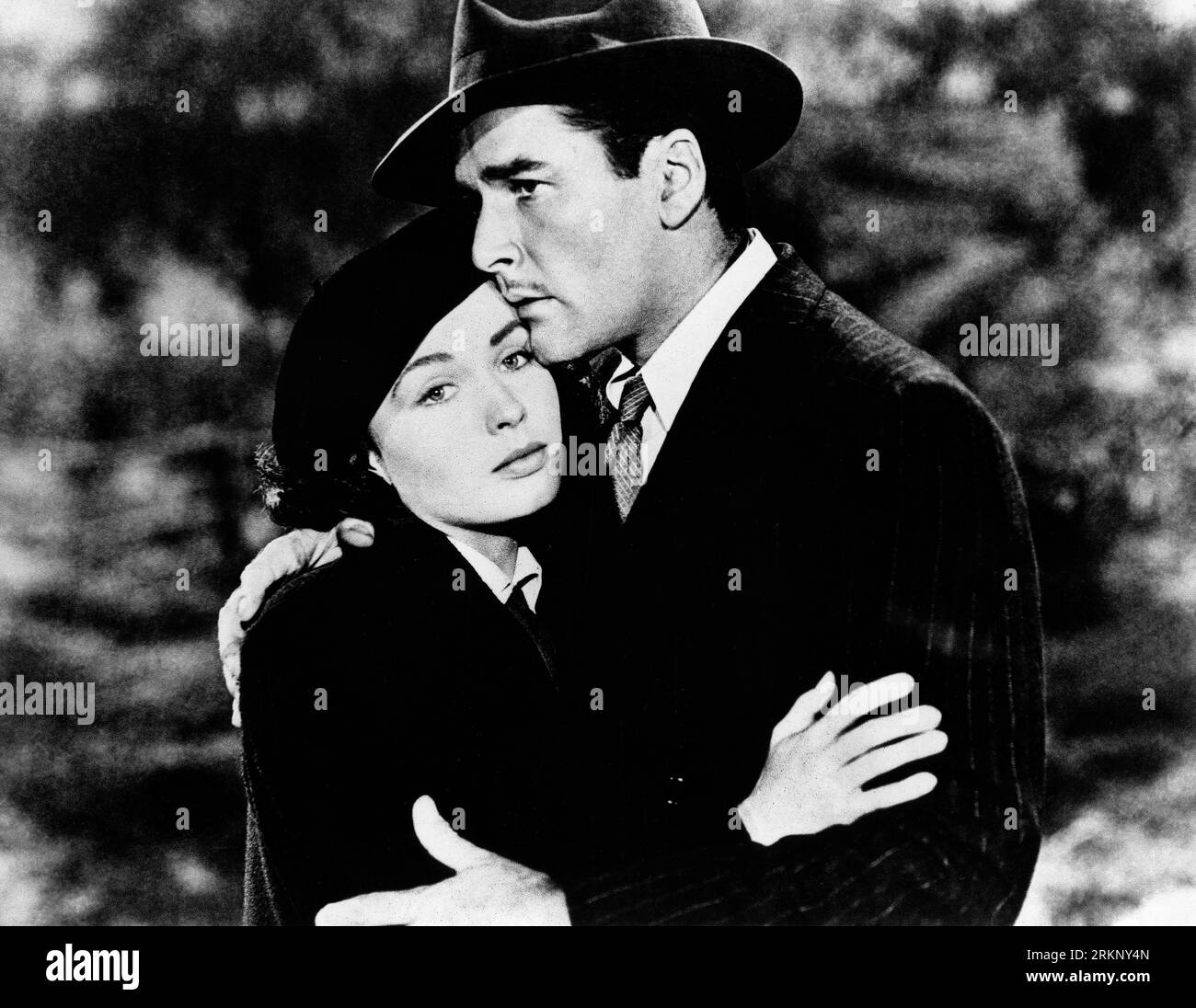 Jean Sullivan, Errol Flynn, on-set of the Film, "Uncertain Glory ...