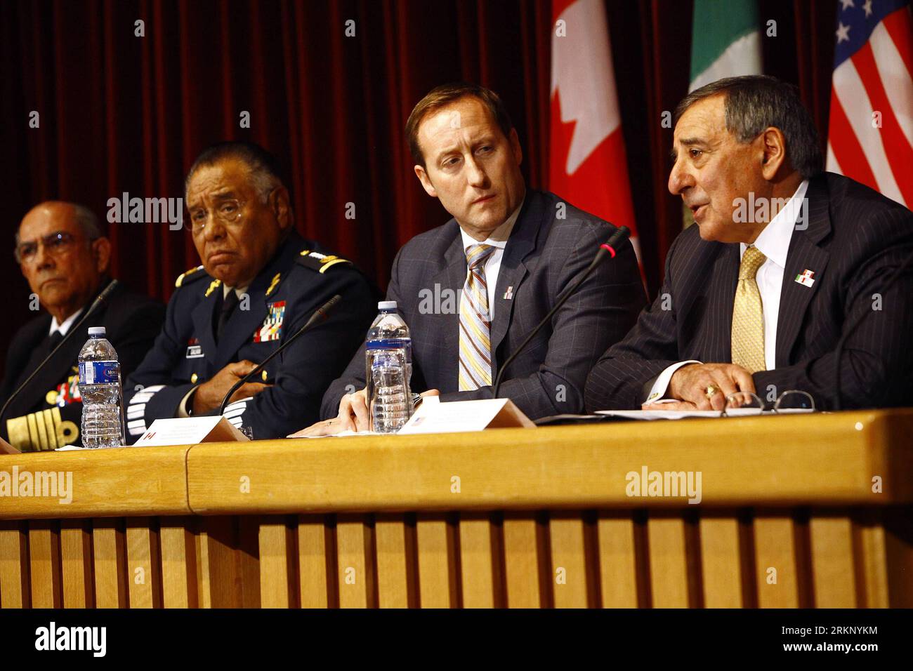 Military co operation hi-res stock photography and images - Alamy