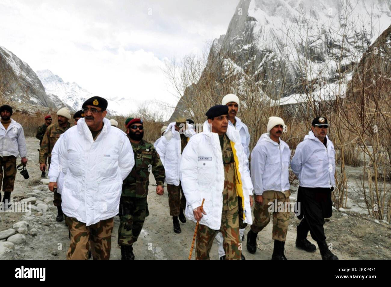 Siachen glacier army hi-res stock photography and images - Alamy