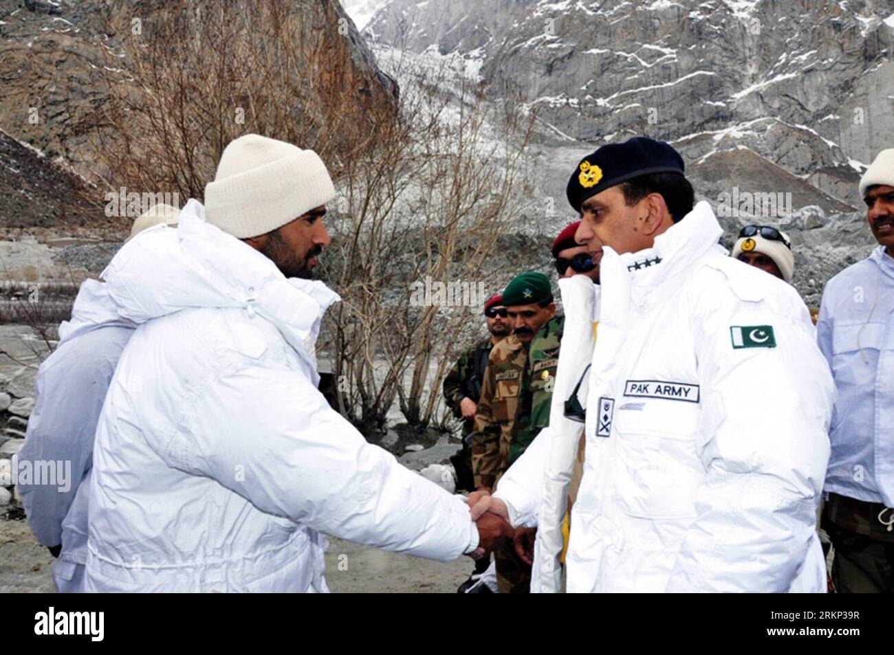 Siachen glacier army hi-res stock photography and images - Alamy