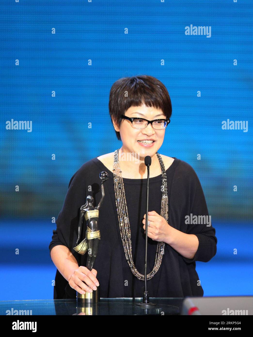 Simople hi-res stock photography and images - Alamy