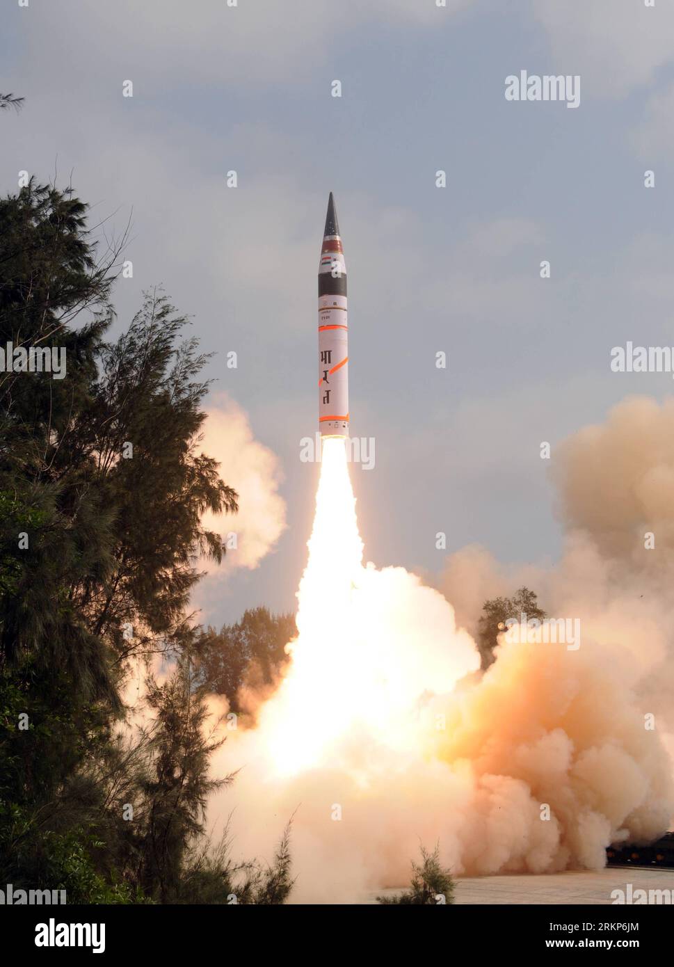 Agni missile hi-res stock photography and images - Alamy