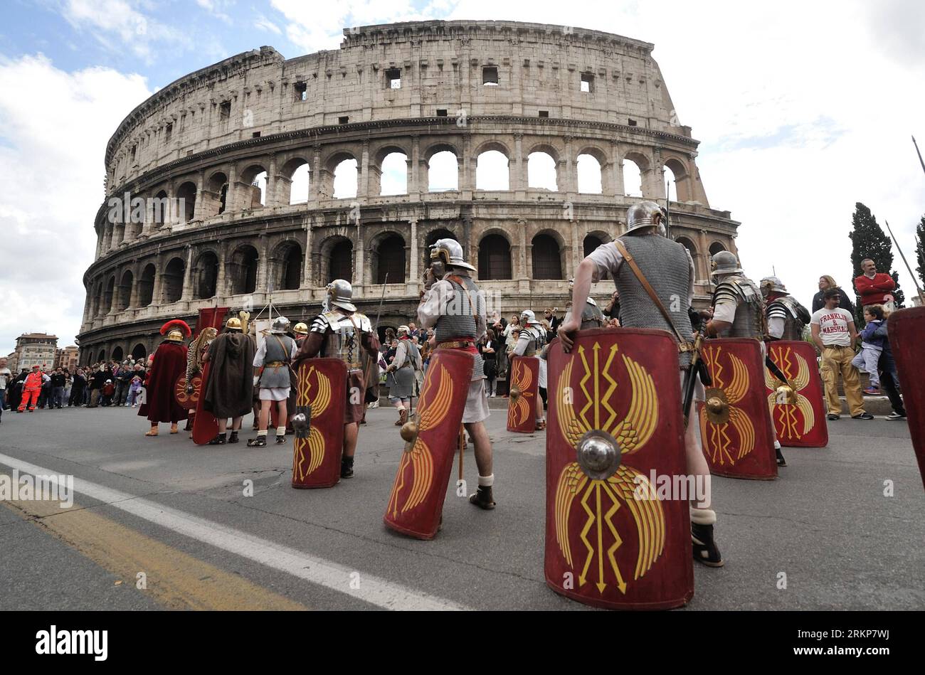 Parade of romans hi-res stock photography and images - Alamy