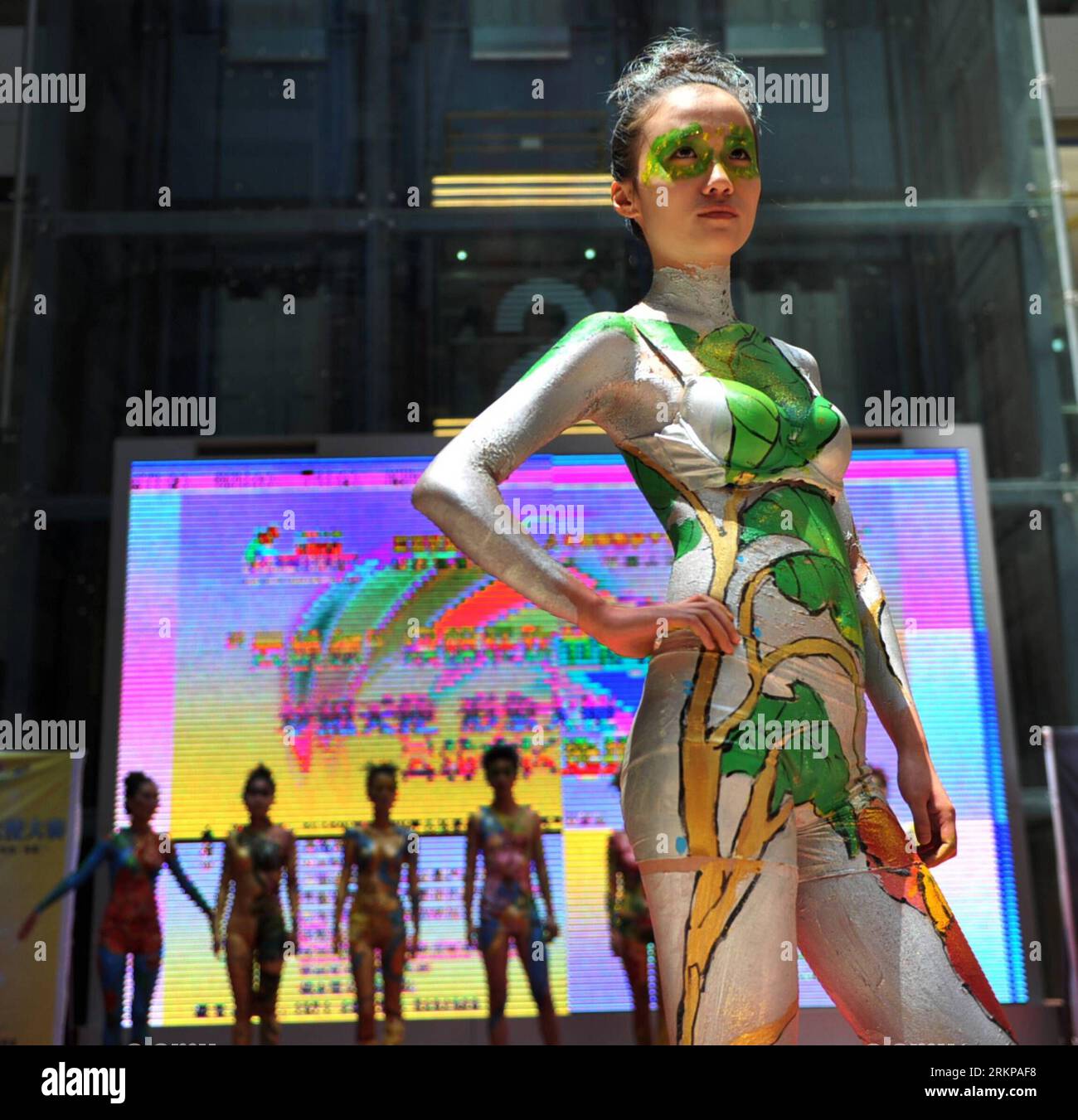 Body painting competition hi-res stock photography and images - Alamy