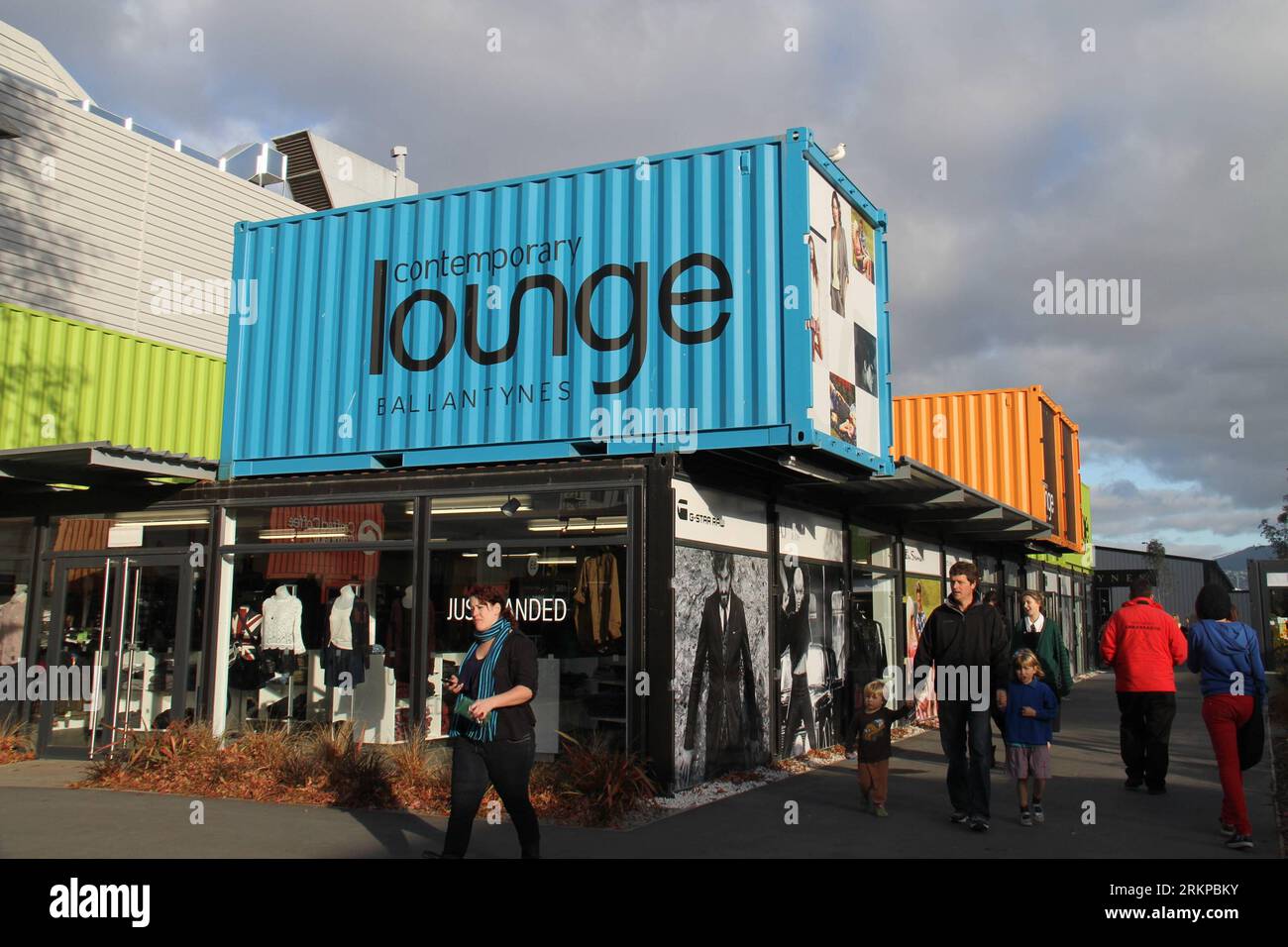 Temporary shopping center hi-res stock photography and images - Alamy