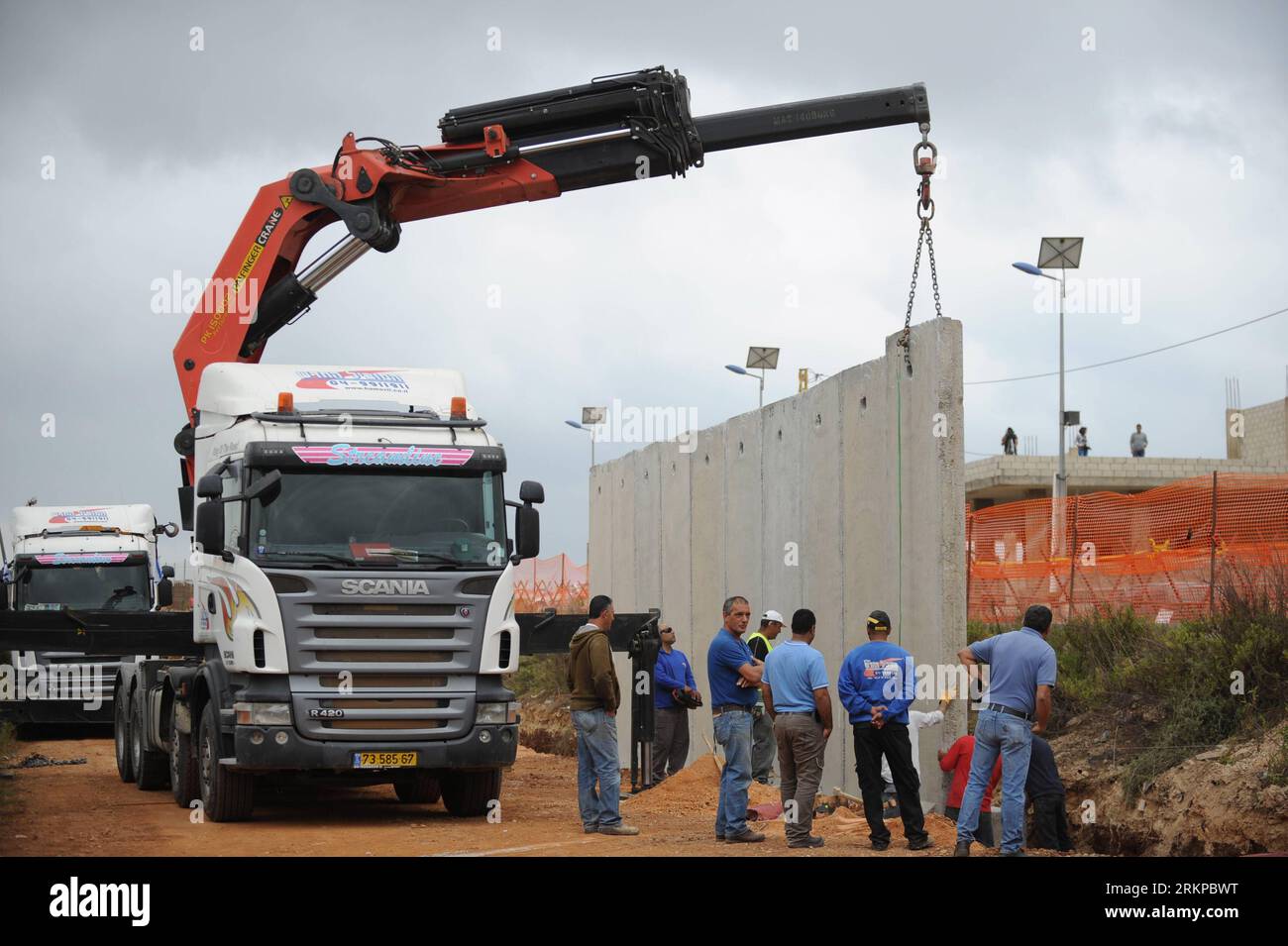 Construction lebanese lebanon workers hi-res stock photography and ...